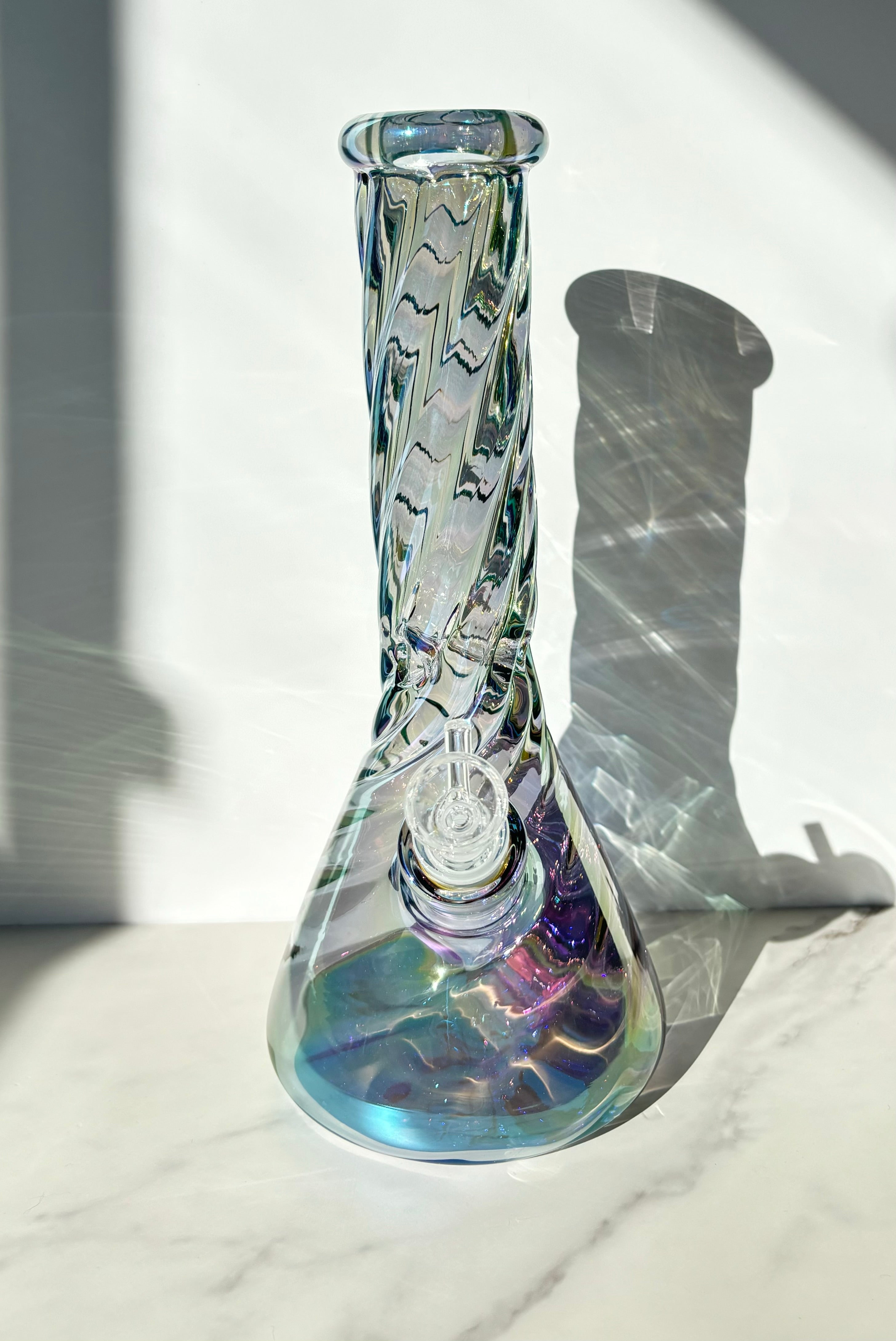 Emerald Iridescent Bong – Glass Essentials